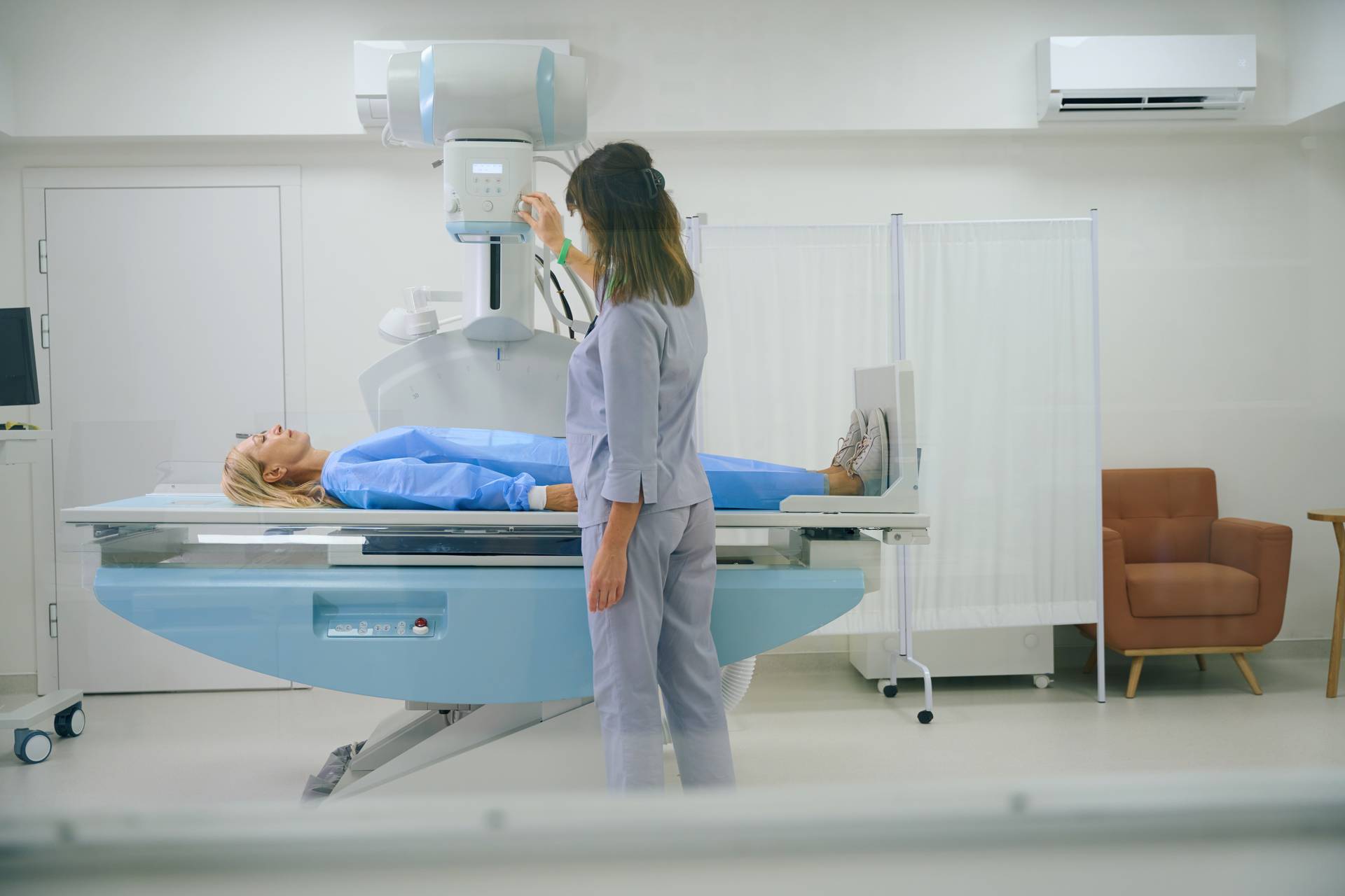 Understanding Radiation Oncology: How It Works, Benefits & Side Effects